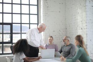 Generácia X –⁠ charakteristika, čo to je a zaradenie - Vpeniaze.sk